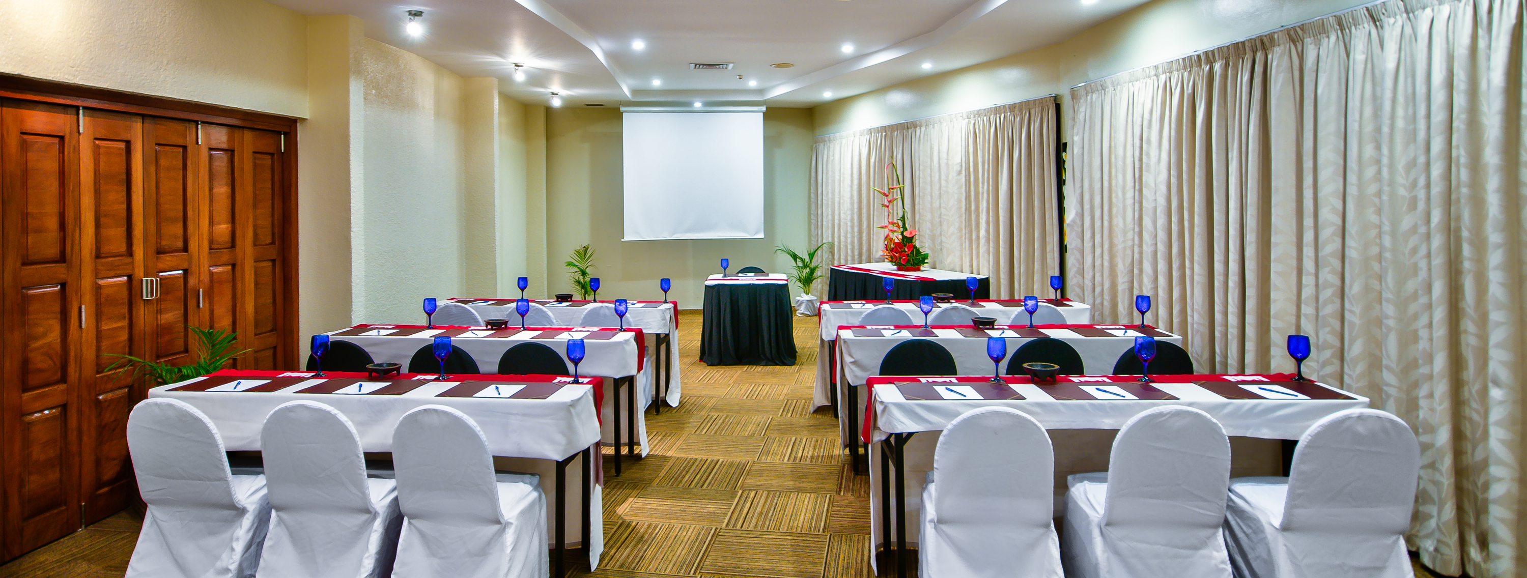 Tanoa Plaza Hotel, Suva, Suva Hotel, Fiji Hotel Accommodation